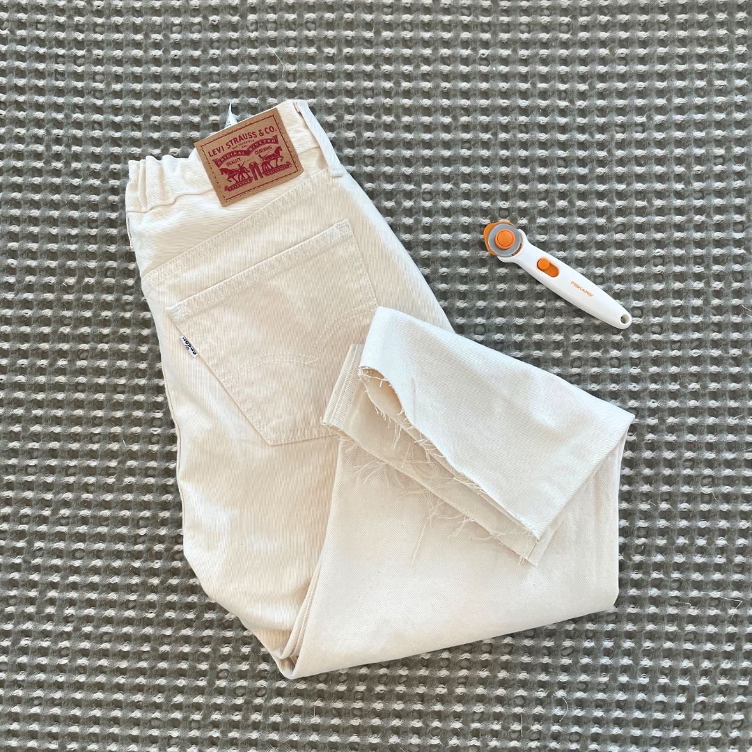 DIY Raw Hem Jeans – Petite Glimmers