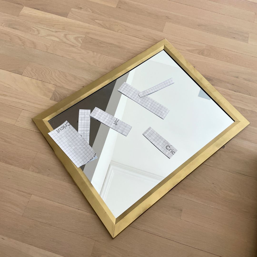 DIY Mirror Welcome Sign – Petite Glimmers